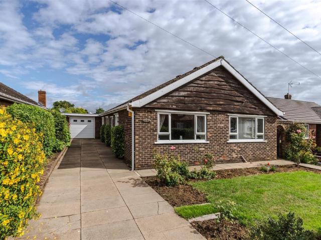 4 bedroom detached bungalow for sale