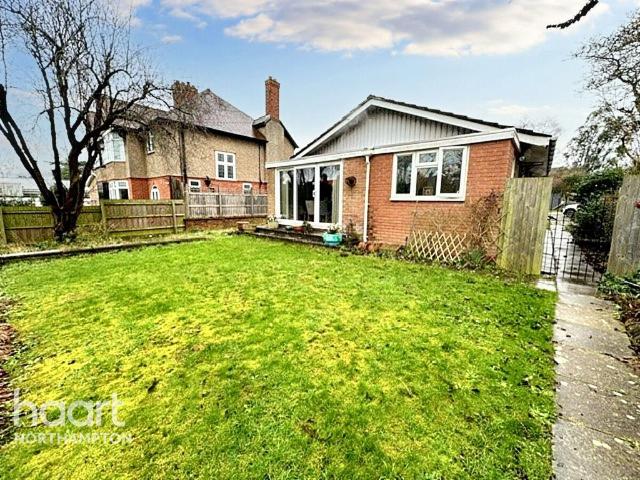 4 bedroom detached bungalow for sale
