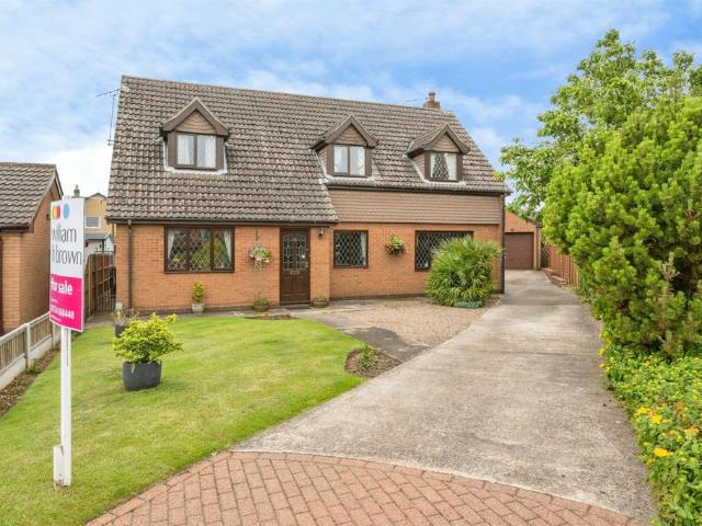 4 bedroom detached bungalow for sale
