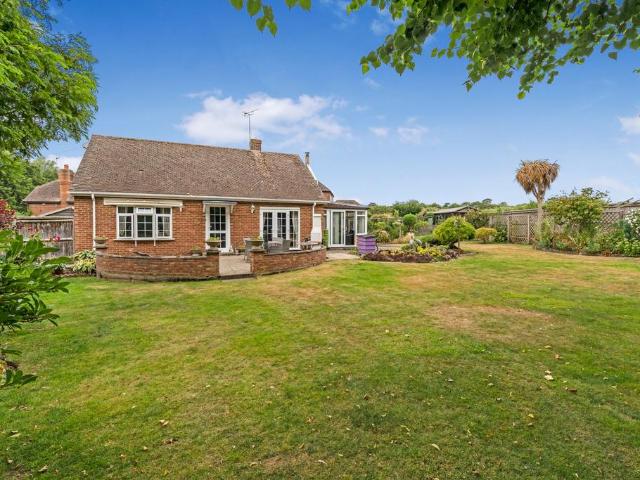 4 bedroom detached bungalow for sale