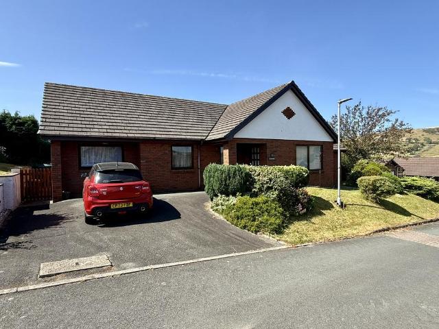 4 bedroom detached bungalow for sale