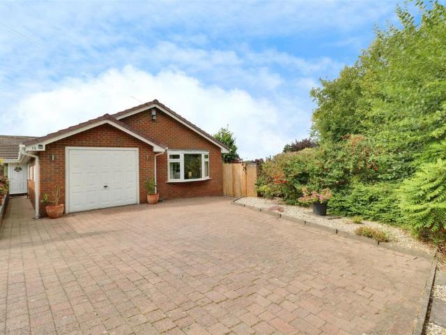 4 bedroom detached bungalow for sale