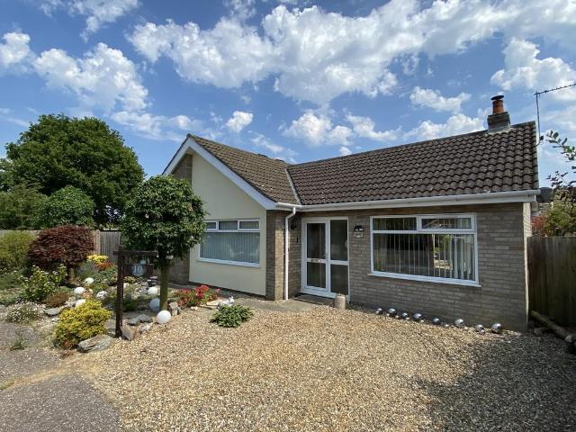 4 bedroom detached bungalow for sale