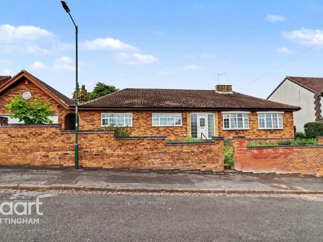 4 bedroom detached bungalow for sale