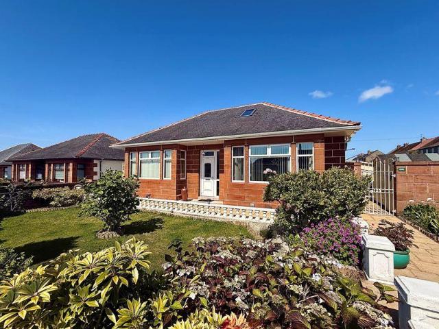 4 bedroom detached bungalow for sale