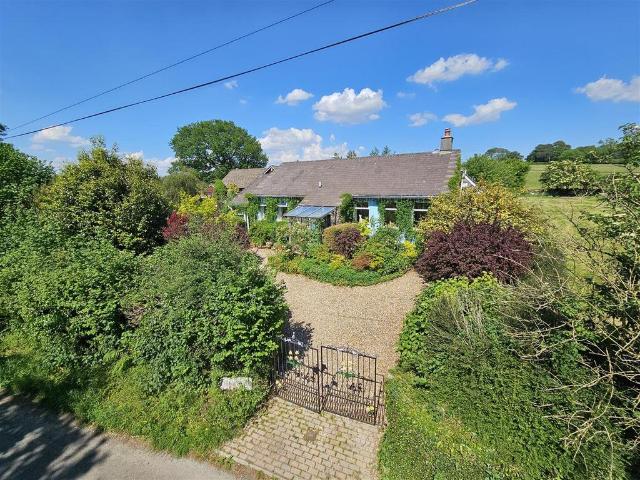 4 bedroom detached bungalow for sale