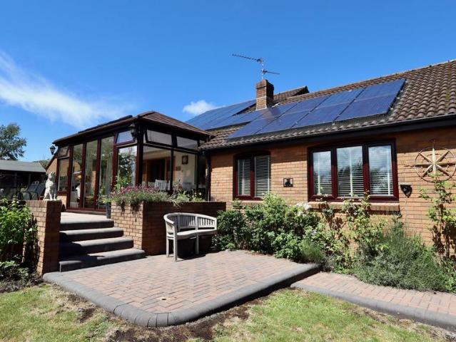 4 bedroom detached bungalow for sale