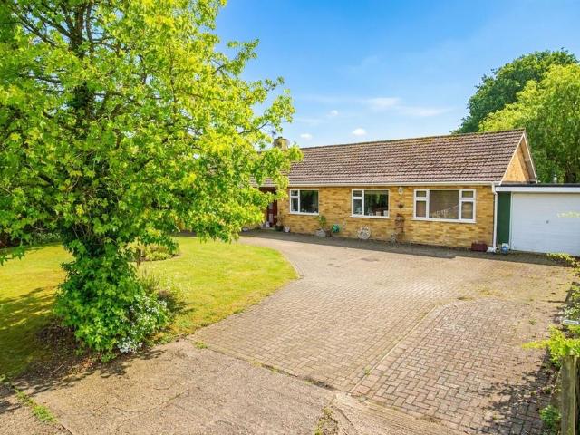 4 bedroom detached bungalow for sale