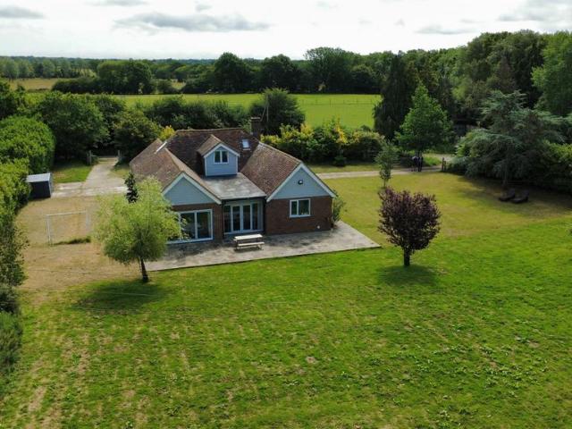 4 bedroom detached bungalow for sale