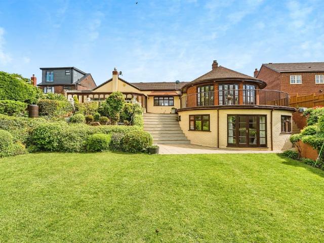 4 bedroom detached bungalow for sale