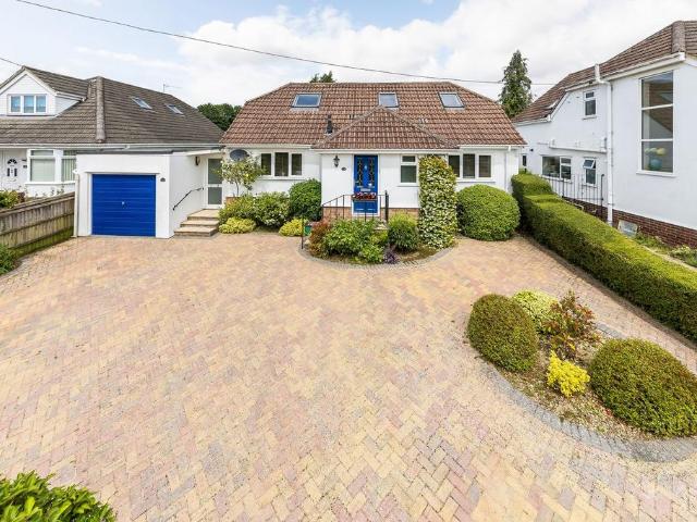 4 bedroom detached bungalow for sale