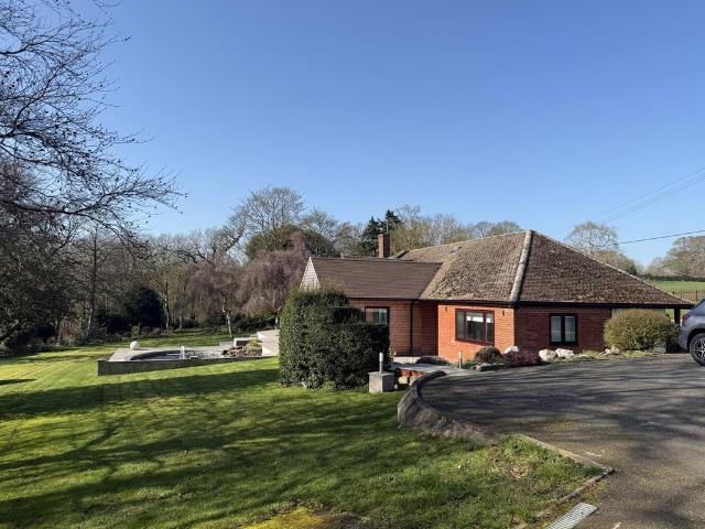4 bedroom detached bungalow for sale