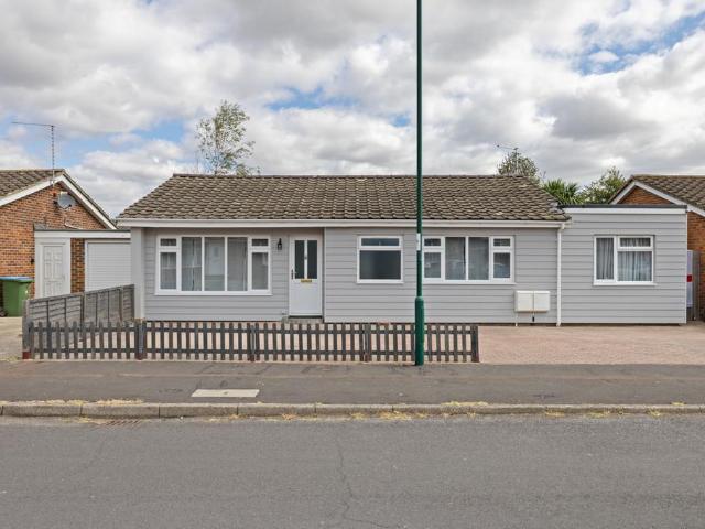 4 bedroom detached bungalow for sale
