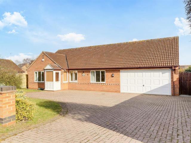 4 bedroom detached bungalow for sale
