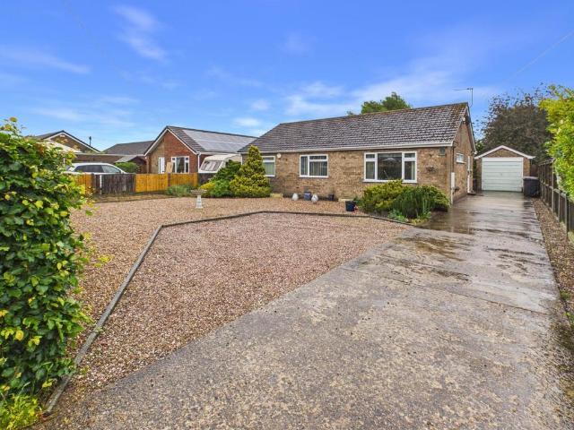 4 bedroom detached bungalow for sale