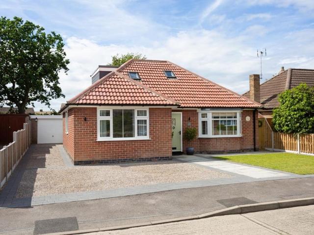 4 bedroom detached bungalow for sale