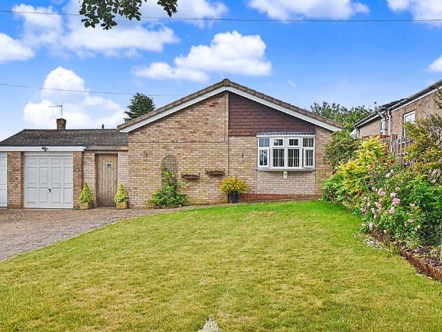 4 bedroom detached bungalow for sale