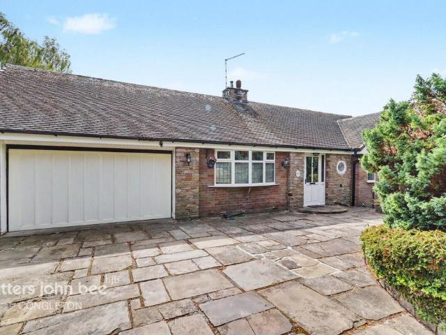 4 bedroom detached bungalow for sale