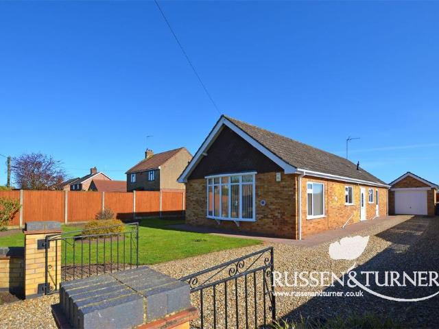 4 bedroom detached bungalow for sale