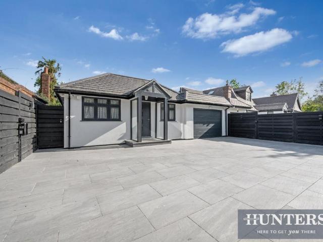 4 bedroom detached bungalow for sale