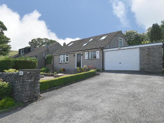 4 bedroom detached bungalow for sale