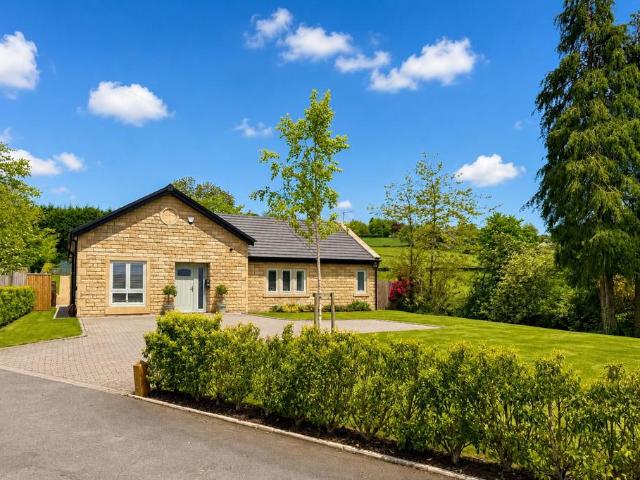 4 bedroom detached bungalow for sale