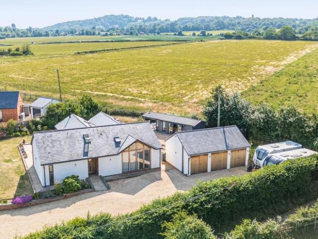 4 bedroom detached bungalow for sale