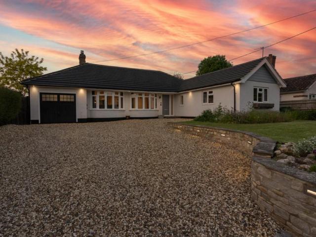 4 bedroom detached bungalow for sale