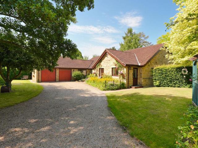 4 bedroom detached bungalow for sale