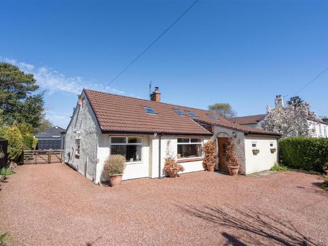 4 bedroom detached bungalow for sale