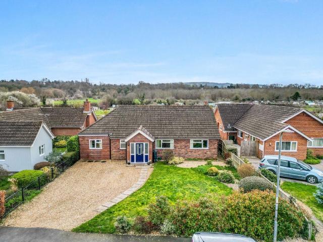4 bedroom detached bungalow for sale