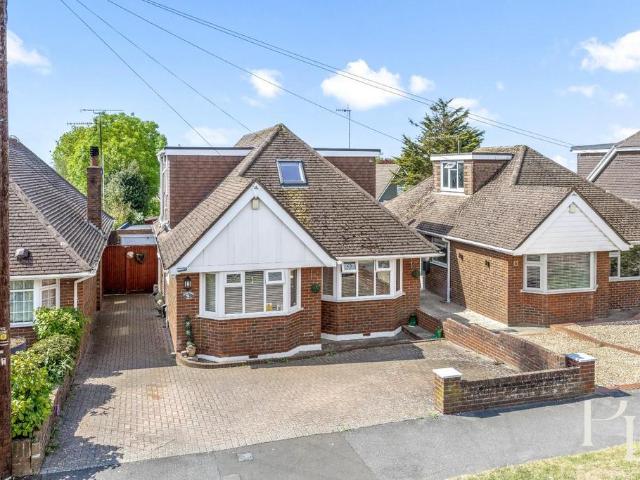 4 bedroom detached bungalow for sale