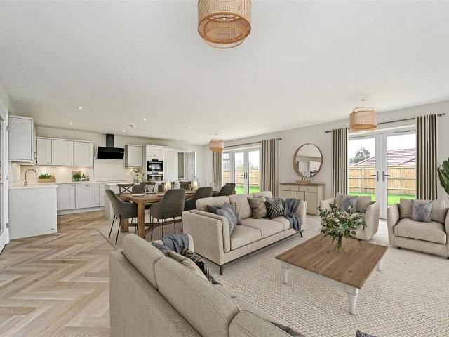 4 bedroom detached bungalow for sale