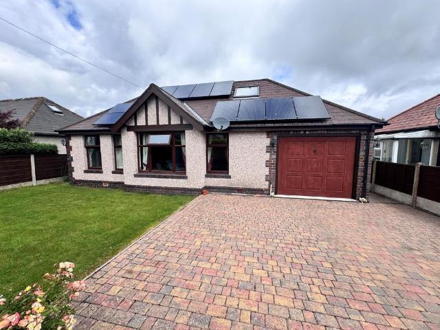 4 bedroom detached bungalow for sale