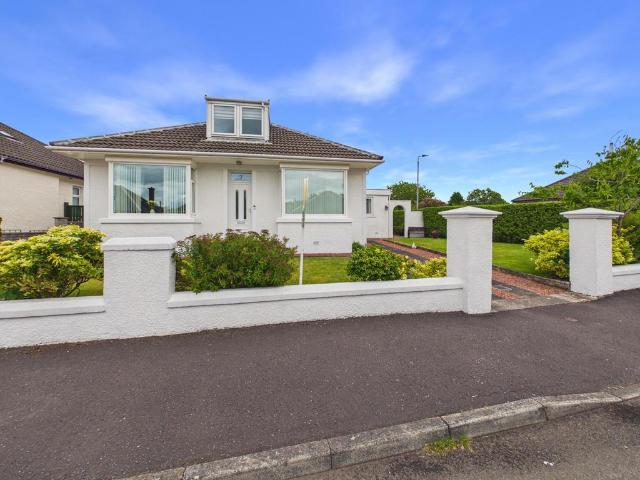 4 bedroom detached bungalow for sale