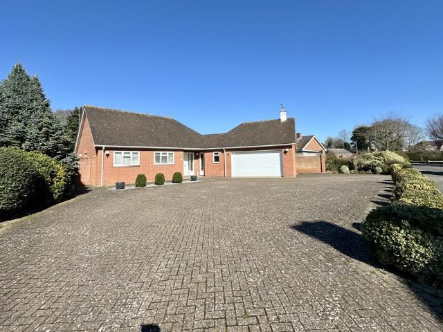 4 bedroom detached bungalow for sale