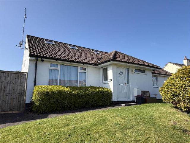 4 bedroom detached bungalow for sale