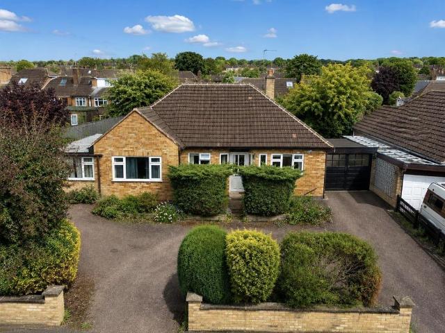 4 bedroom detached bungalow for sale