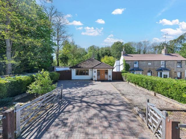 4 bedroom detached bungalow for sale