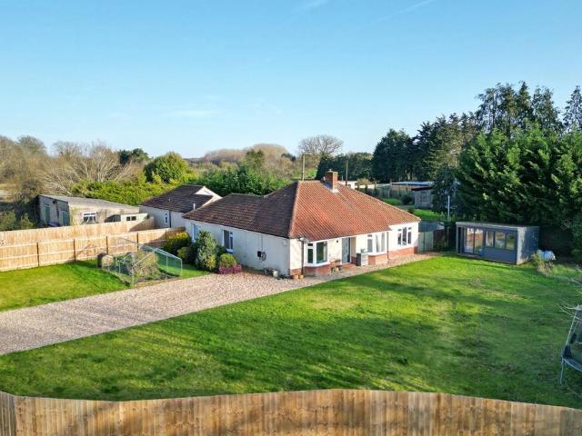 4 bedroom detached bungalow for sale