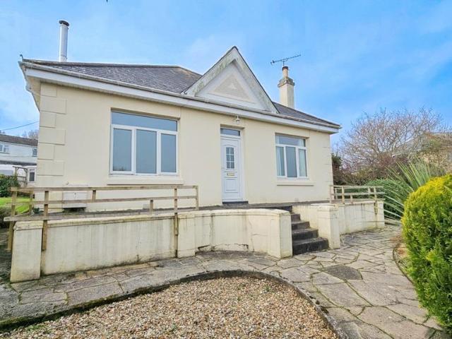4 bedroom detached bungalow for sale