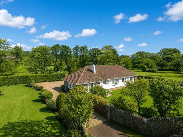 4 bedroom detached bungalow for sale