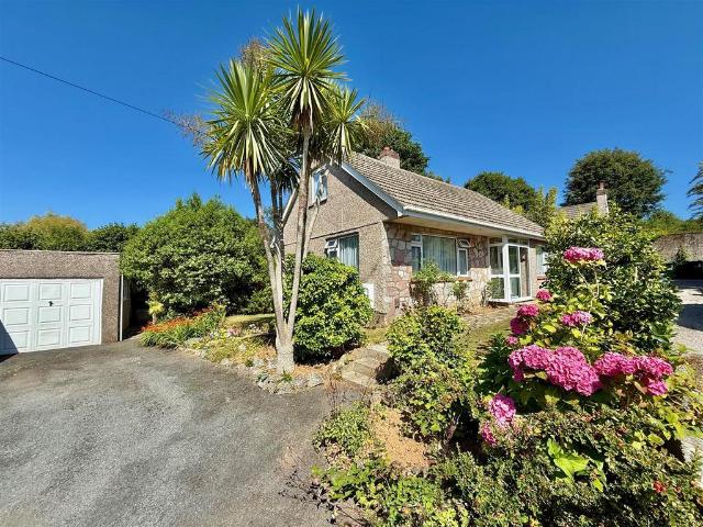 4 bedroom detached bungalow for sale