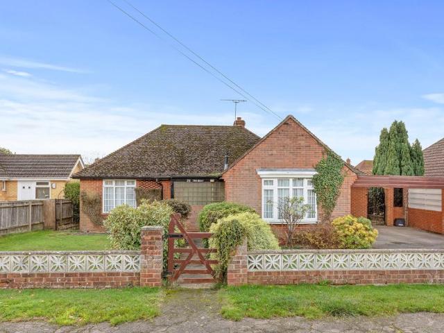 4 bedroom detached bungalow for sale
