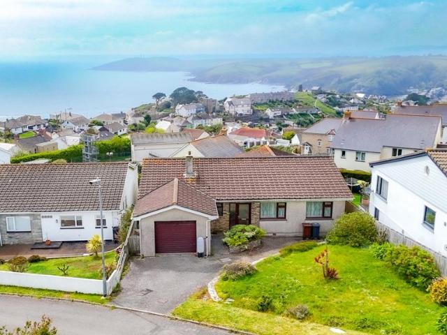 4 bedroom detached bungalow for sale