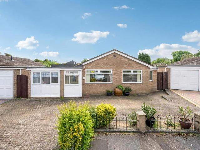 4 bedroom detached bungalow for sale