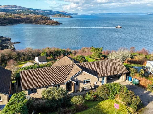 4 bedroom detached bungalow for sale