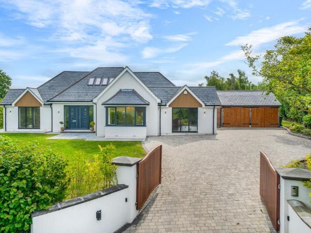 4 bedroom detached bungalow for sale