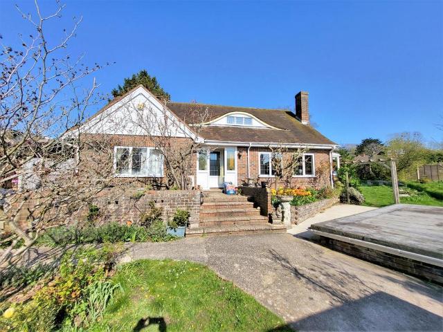 4 bedroom detached bungalow for sale
