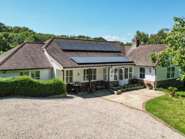 4 bedroom detached bungalow for sale
